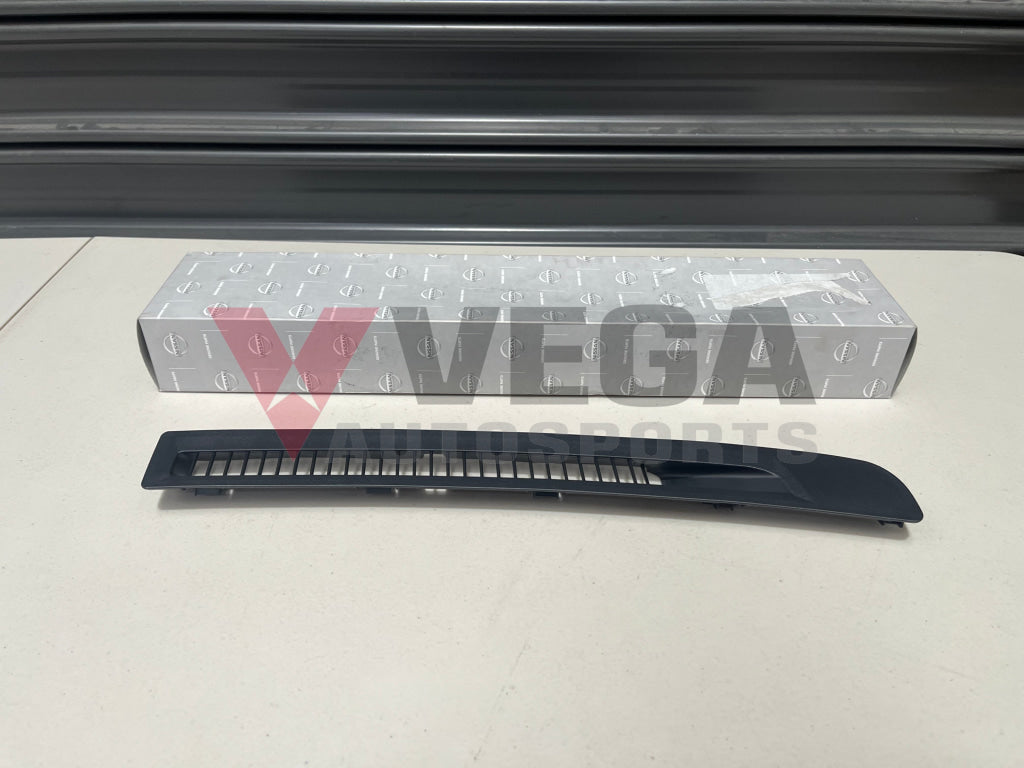 Front Defroster Vent RHS to suit Nissan Skyline R34 GTR / GT-T / GT4 6 ...