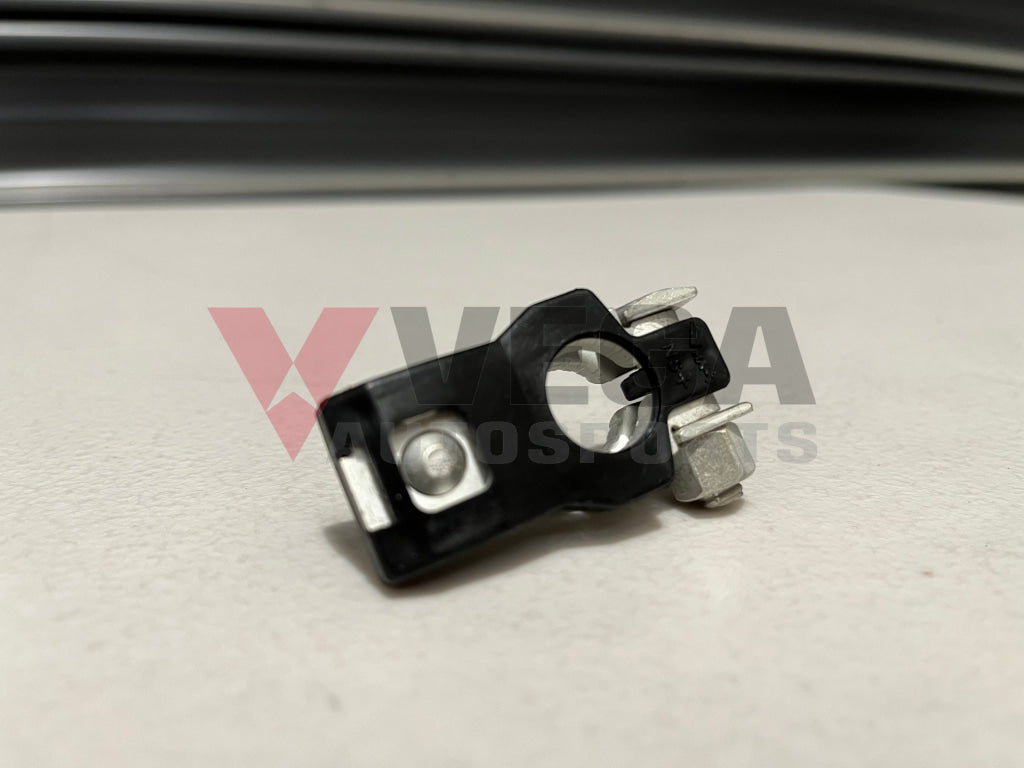 Positive Battery Terminal Connector (Small Post) to suit Mitsubishi La ...