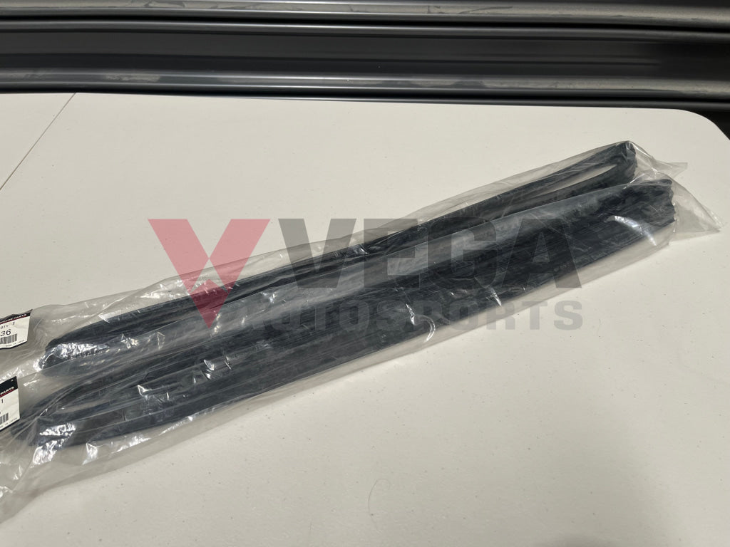 Run channel (Rear, RHS / LHS) to suit Mitsubishi Lancer Evolution 7 ...